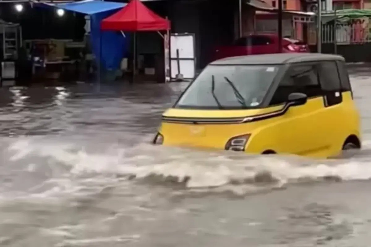 5 Penyebab Mobil Listrik Korsleting Saat Terendam Banjir, Harus Hati-Hati – Berita Otomotif ...