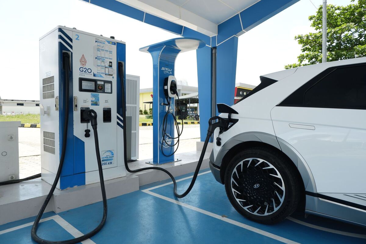 Mobil Listrik Siap Mudik! PT JMRB Hadirkan 22 SPKLU di 27 Rest Area ...